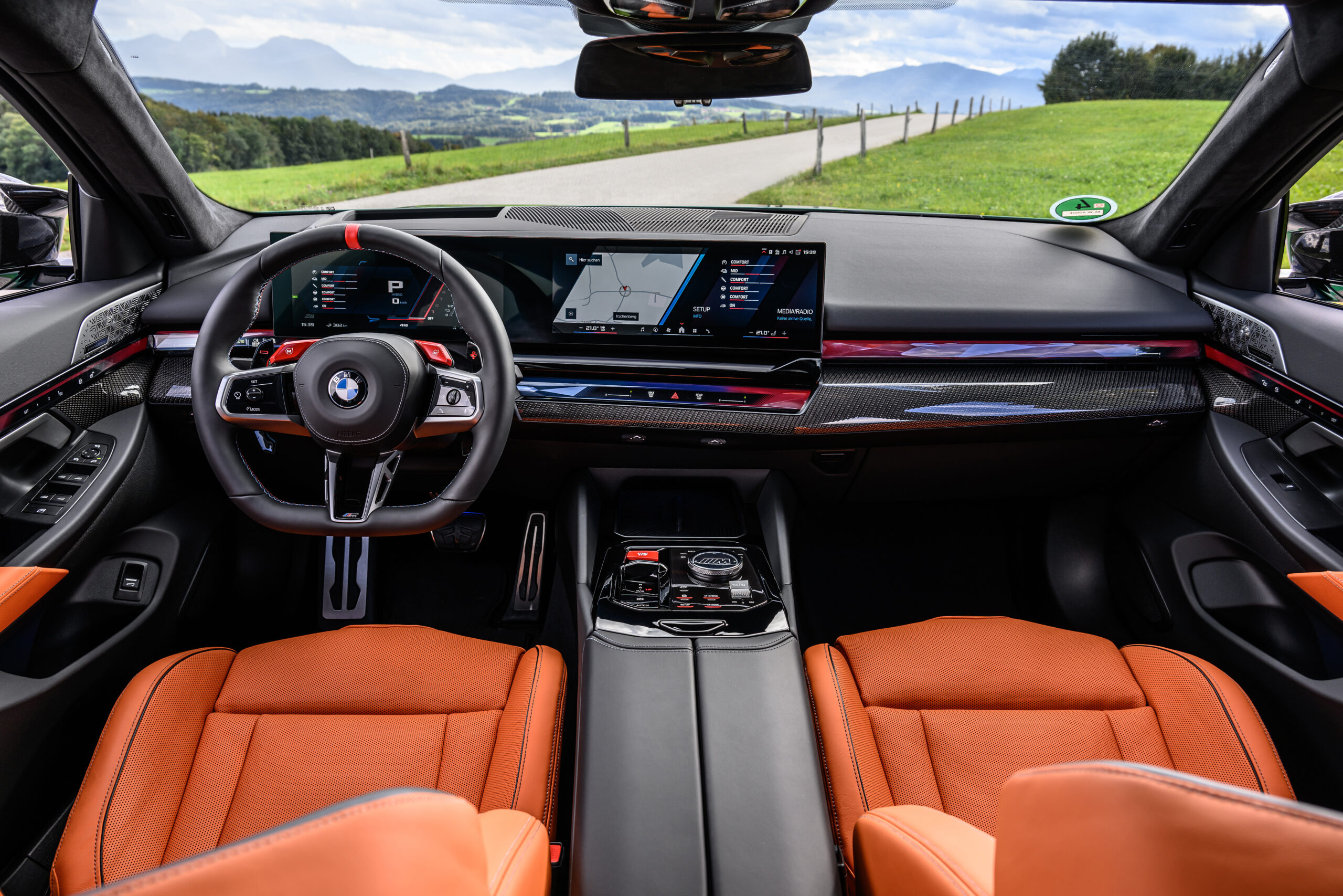 BMW The all-new M5 Touring - 가구네닷컴 - B2B 가구정보